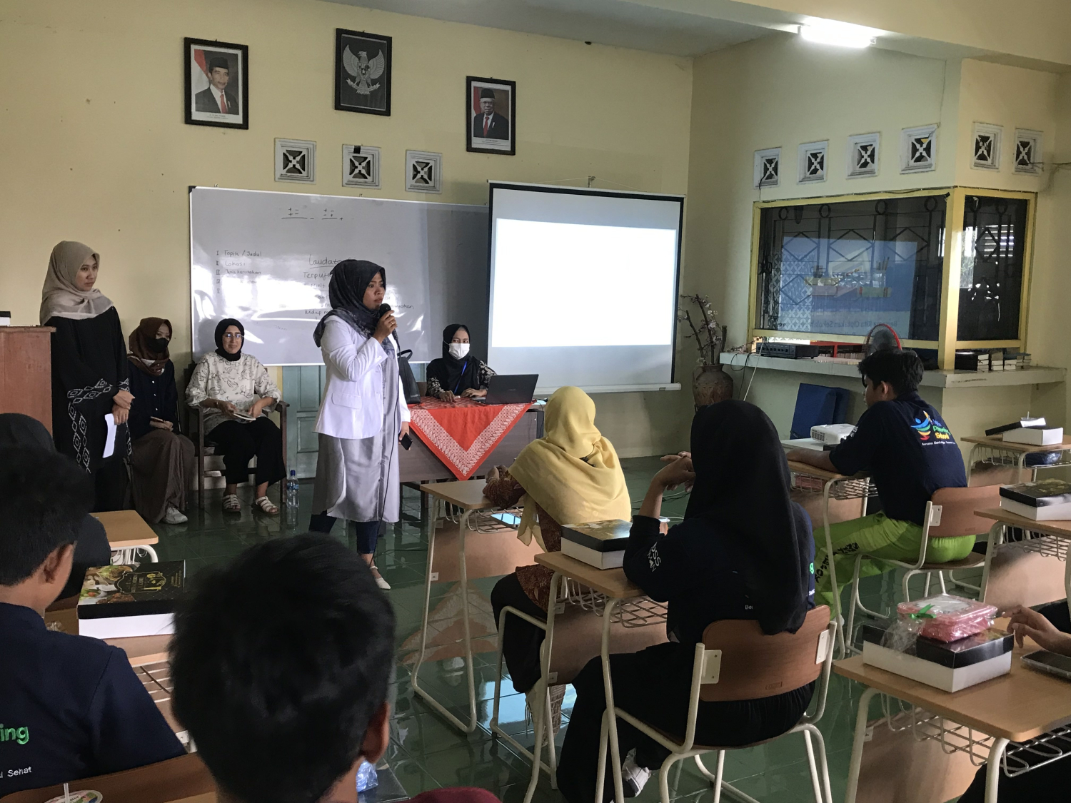 Sosialisasi Bullying Guna Mewujudkan Sekolah Bebas Bullying di SMP N 5 ...